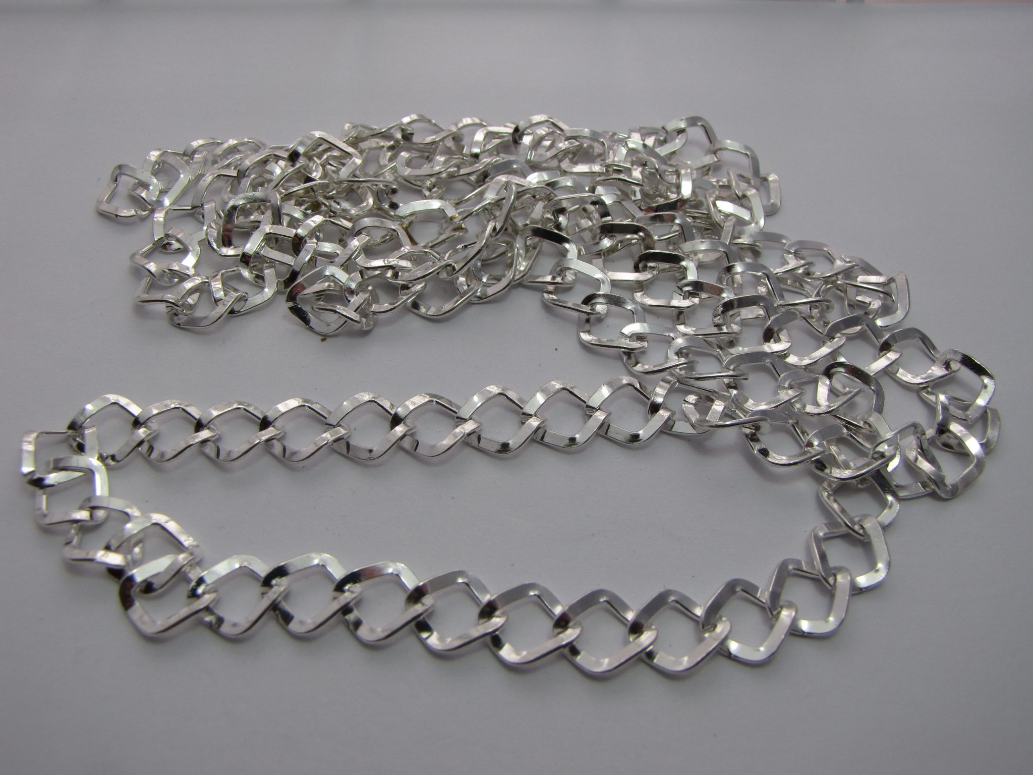 1mtr Diamond shaped chain | Beadzone
