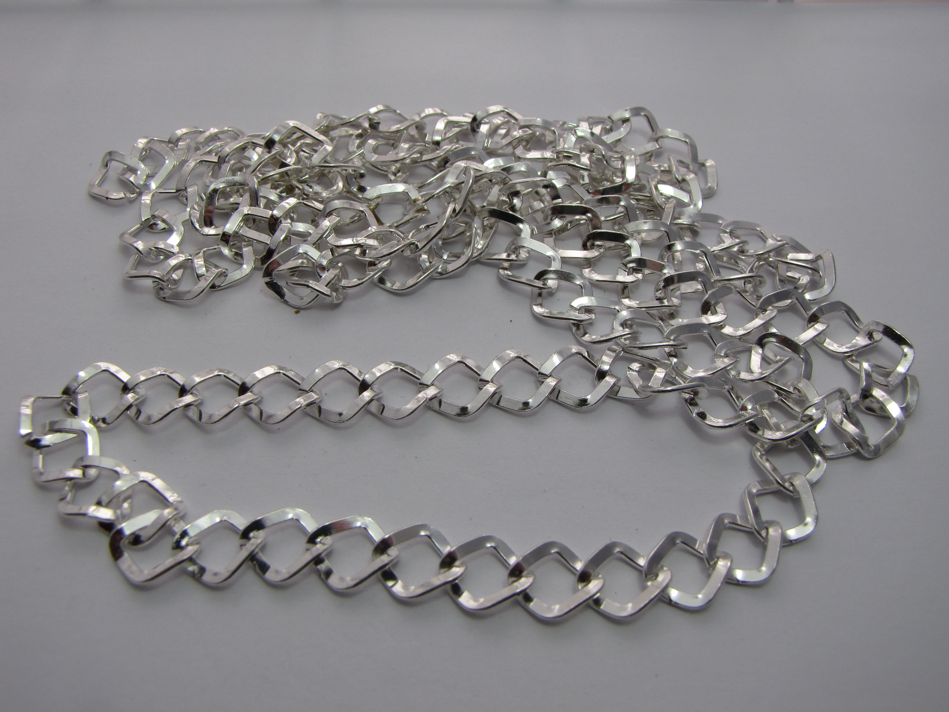 1mtr Diamond shaped chain | Beadzone